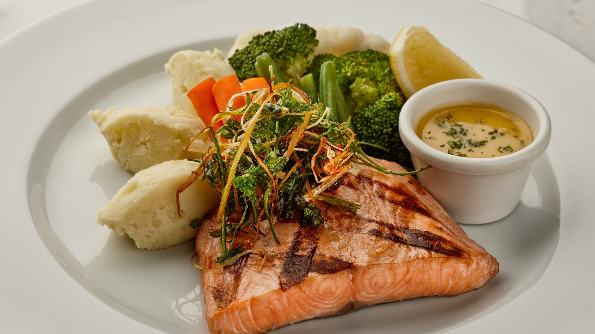10 foods that pair perfectly with a glass of wine & 10 that need a pint ...