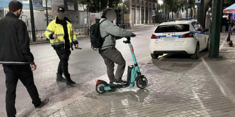 Μπαράζ ελέγχων για ηλεκτρικά πατίνια στην Αττική - Παραβάτης 1 στους 3 ...