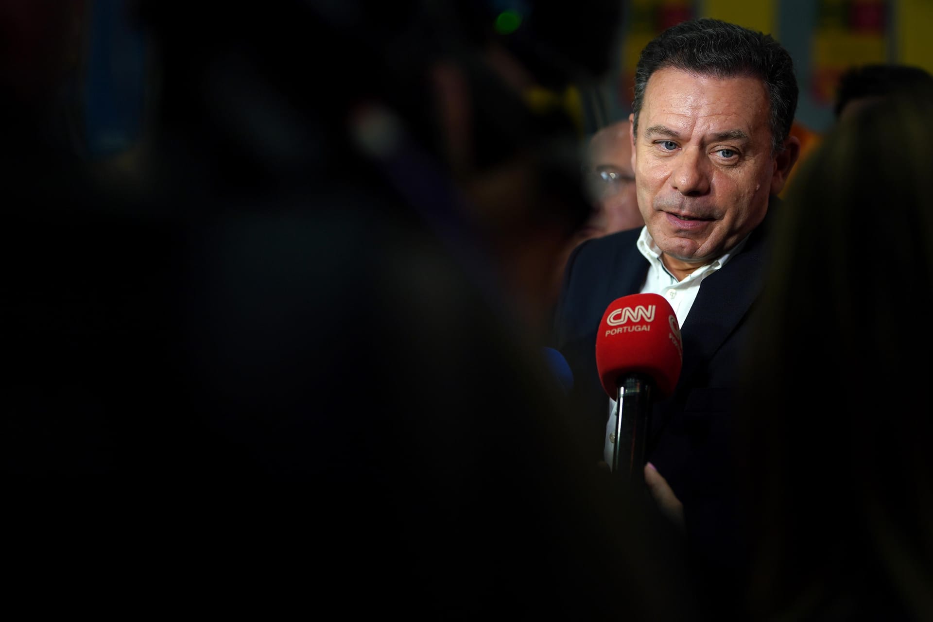 Montenegro diz que vai manter "não é não" ao Chega mas também ao "bloco ...