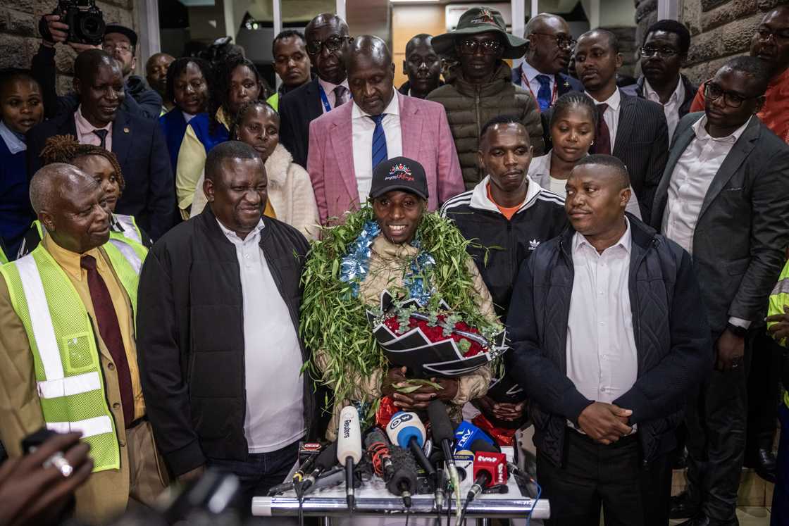 Kenyan president gifts a car to Sebastian Sawe after a historic London ...