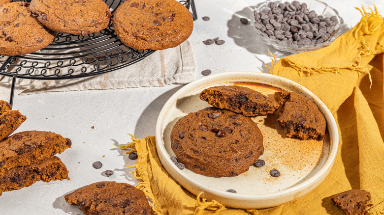 Chewy pumpkin chocolate chip cookies recipe