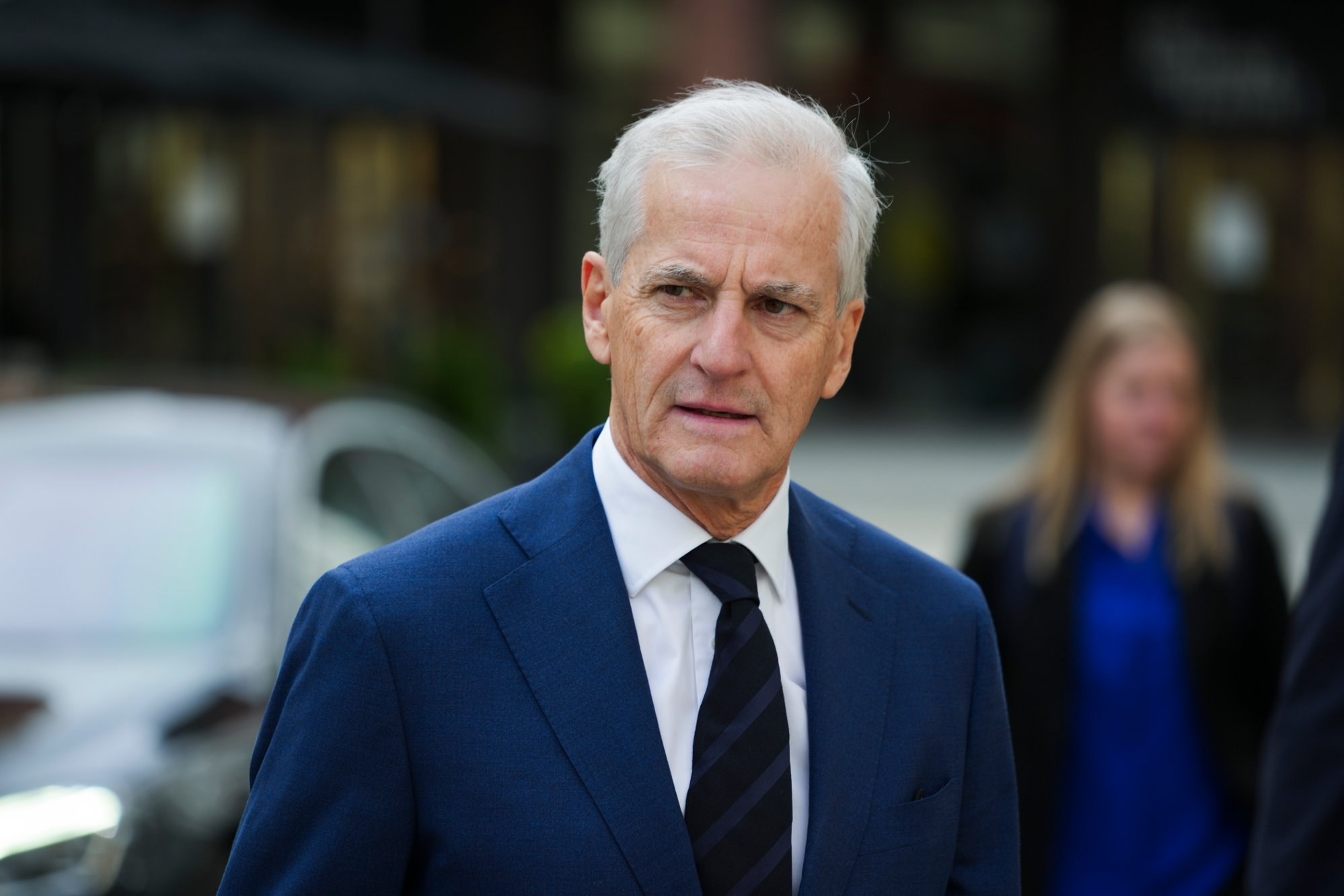 Støre hyller Stein Erik Hagen etter bortgang