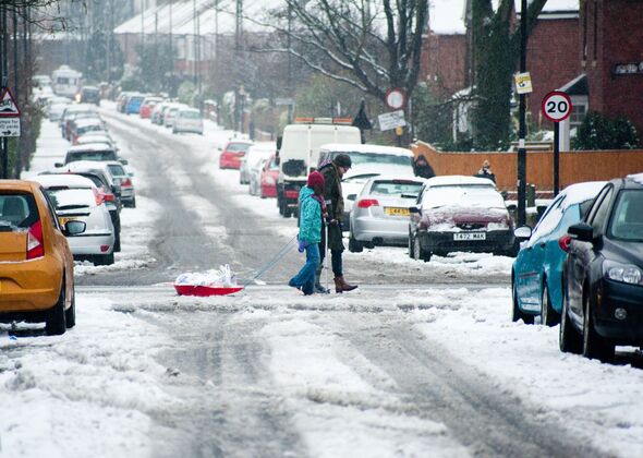 Weather maps show snow as far south as England on Wednesday - 9 hours ...