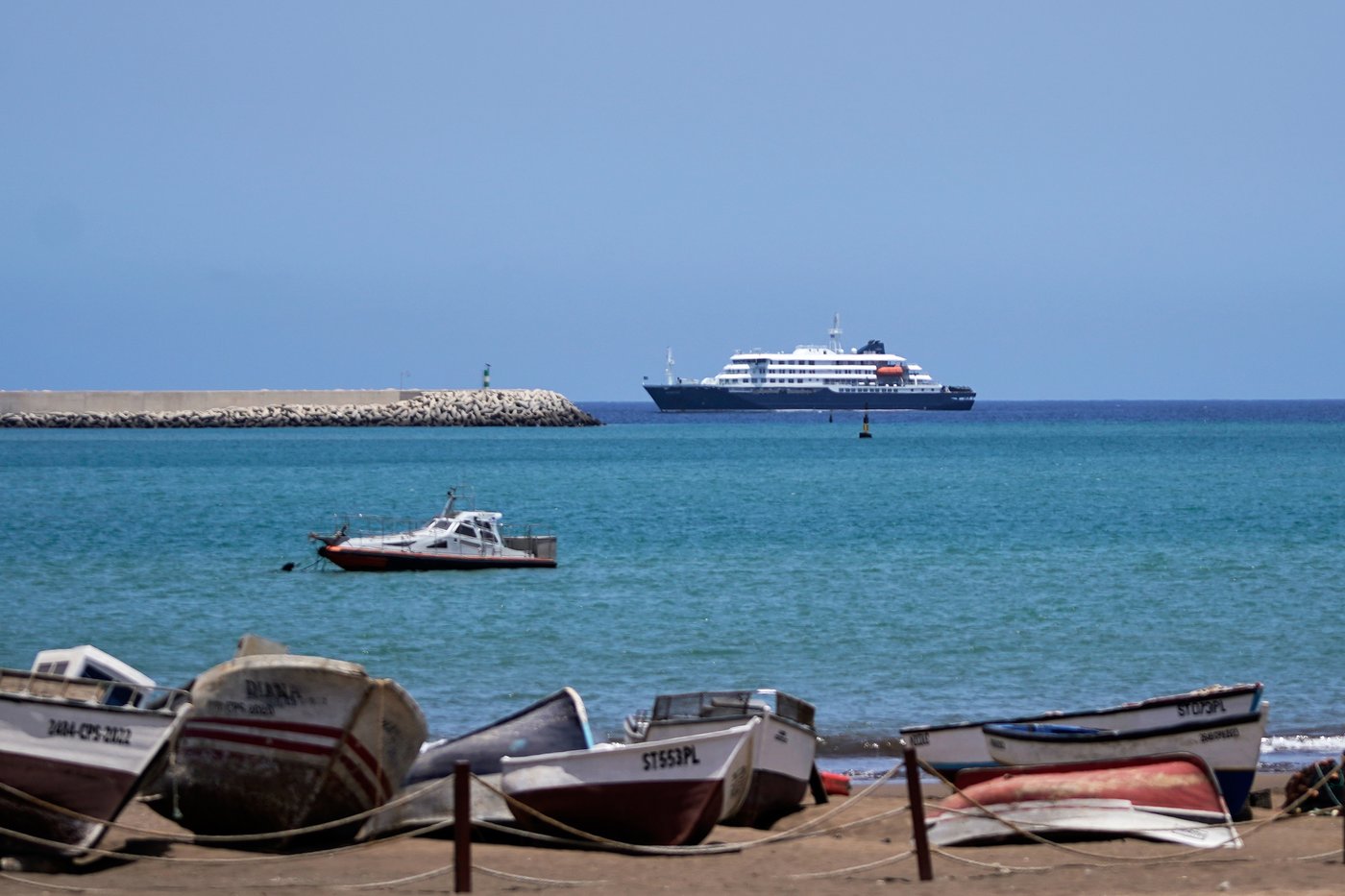 Four Canadians on cruise ship that was hit by suspected hantavirus ...