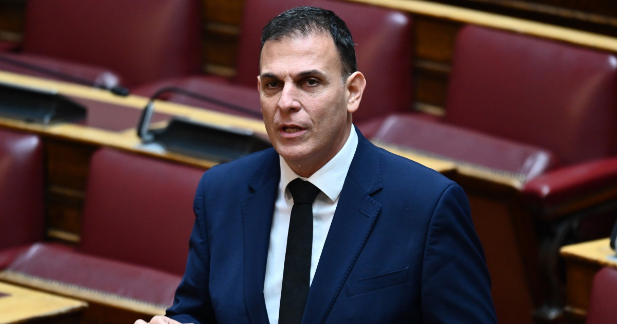 «Πατερίτσα του Μητσοτάκη ο Τσίπρας» (κατά το ΠΑΣΟΚ)