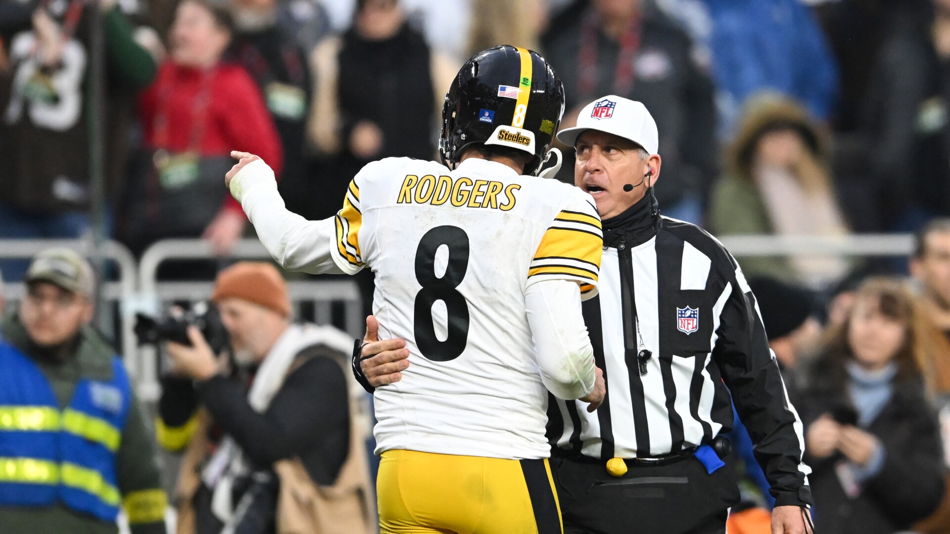 Steelers could be running out of patience with Aaron Rodgers