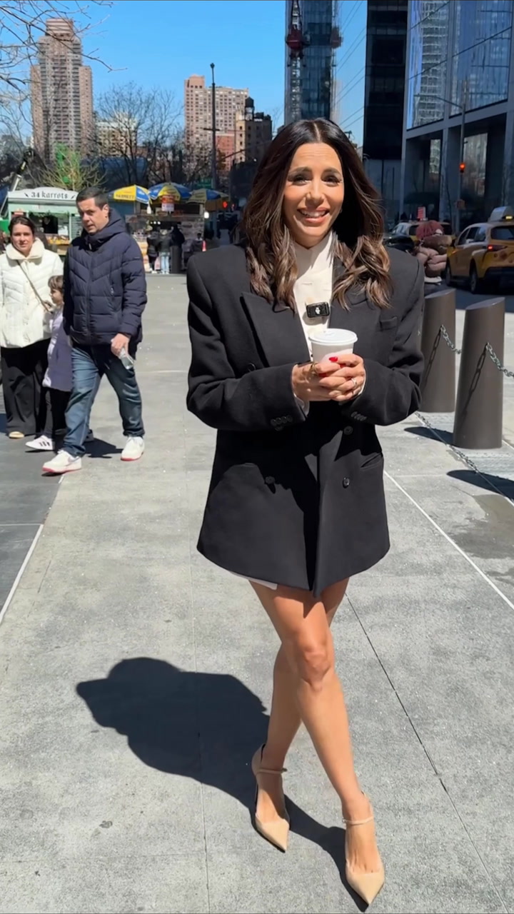 Coffee walk with Eva Longoria