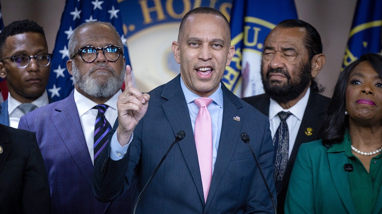 Hakeem Jeffries shredded over 'disgustingly violent' call for Dems to ...