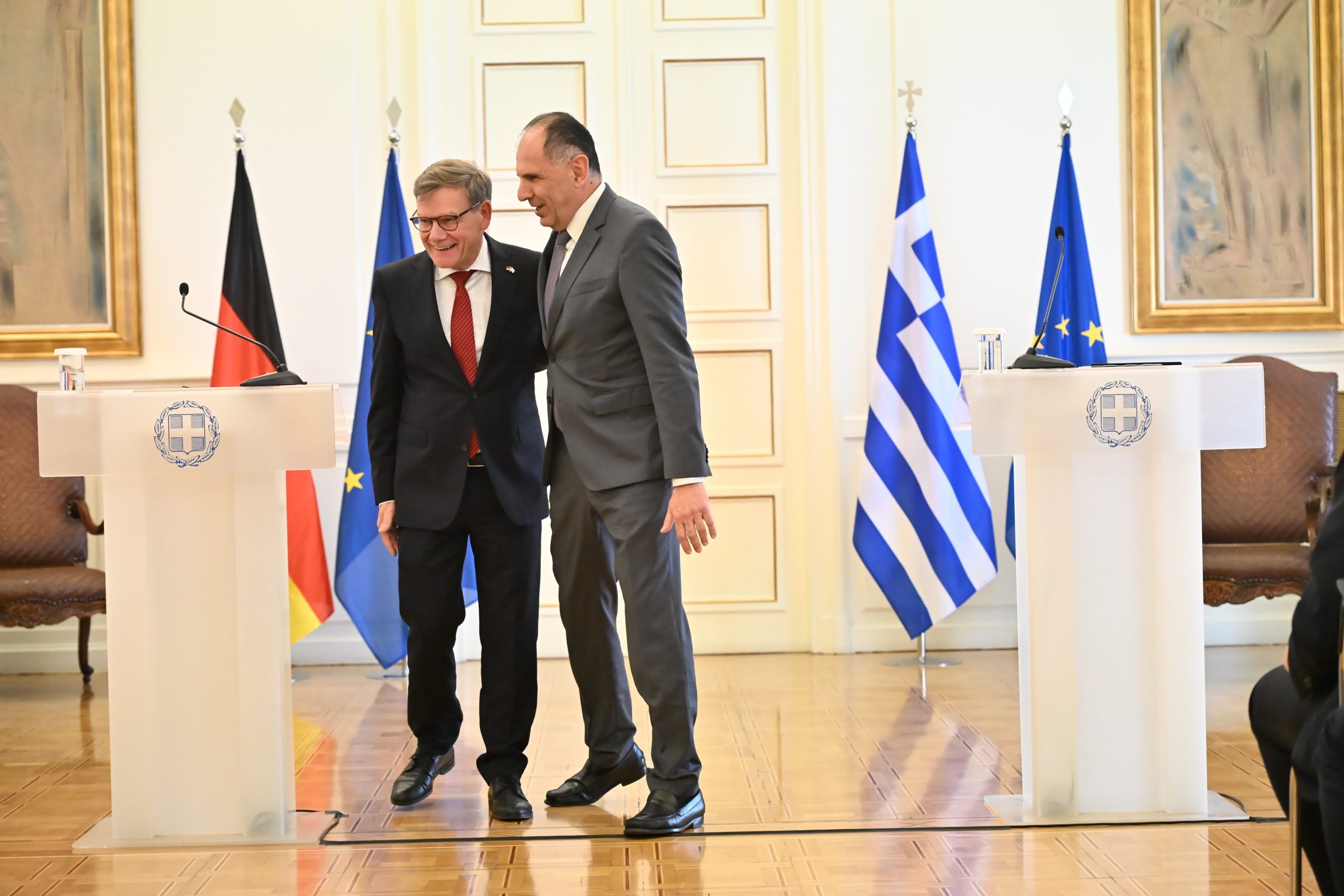 Συνάντηση Γεραπετρίτη-Βάντεφουλ: «Η Ελλάδα προτίθεται να αναλάβει ρόλο ...