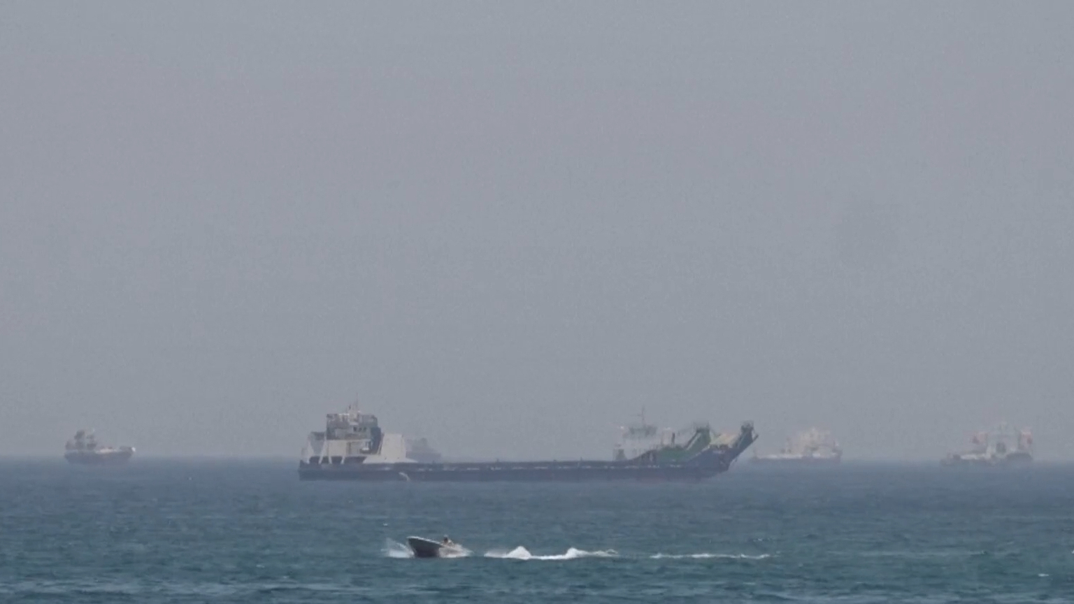 US ships transit Strait of Hormuz