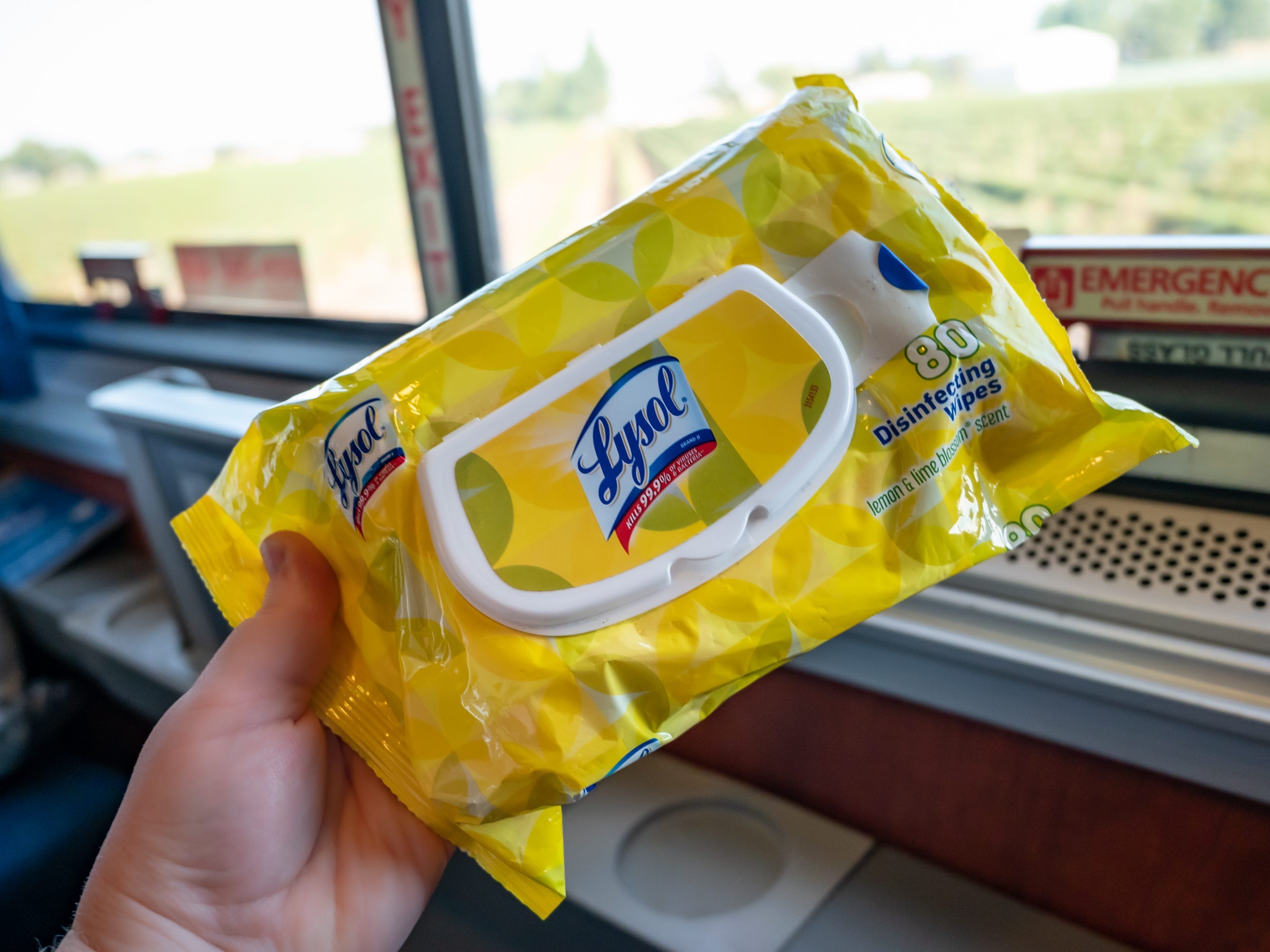 I took a 16-hour Amtrak ride in a roomette. Here are 4 things I wish I ...