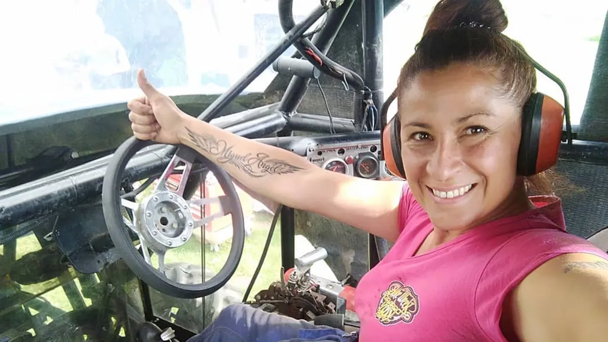 Fuera de control: un Monster Truck saltó sobre el público, atropelló a ...