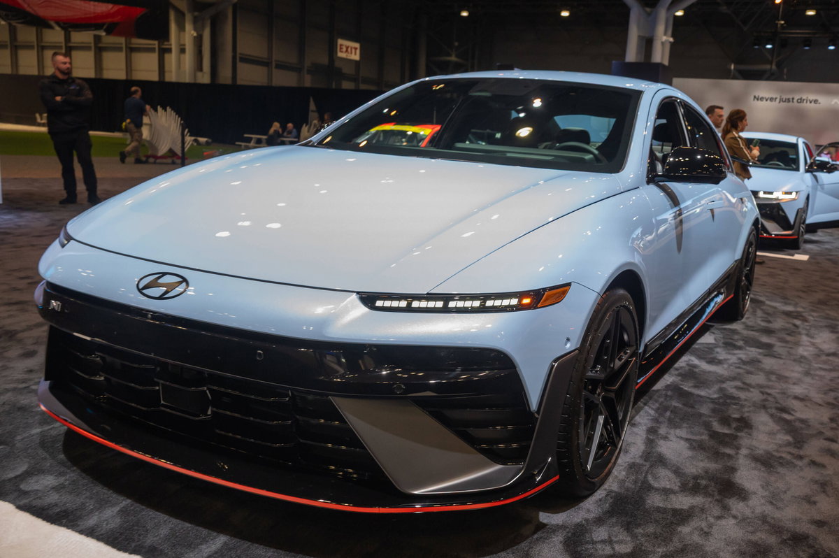10 executive cars that get it right (and one that doesn’t)