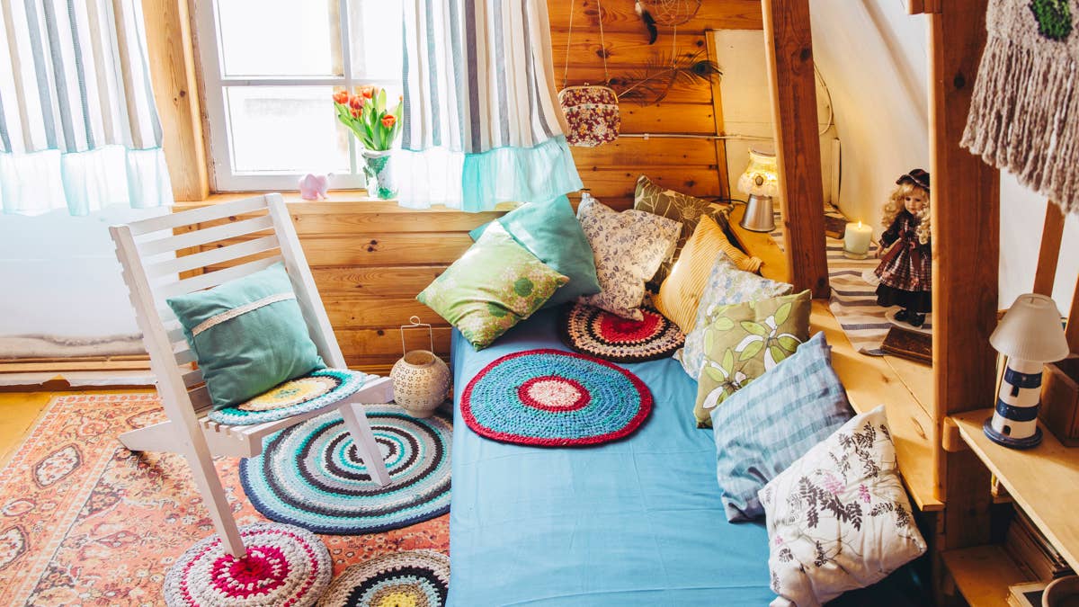 Move over, coastal grandma: Home decor has a chic new auntie