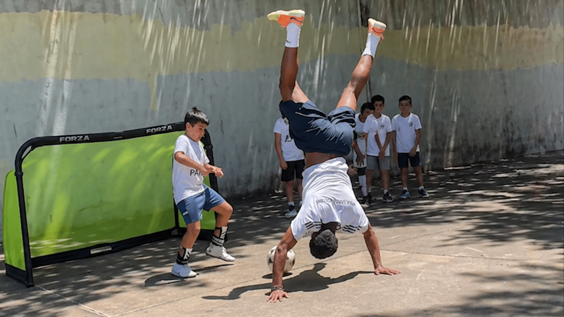 This head trick shot left the kid completely speechless