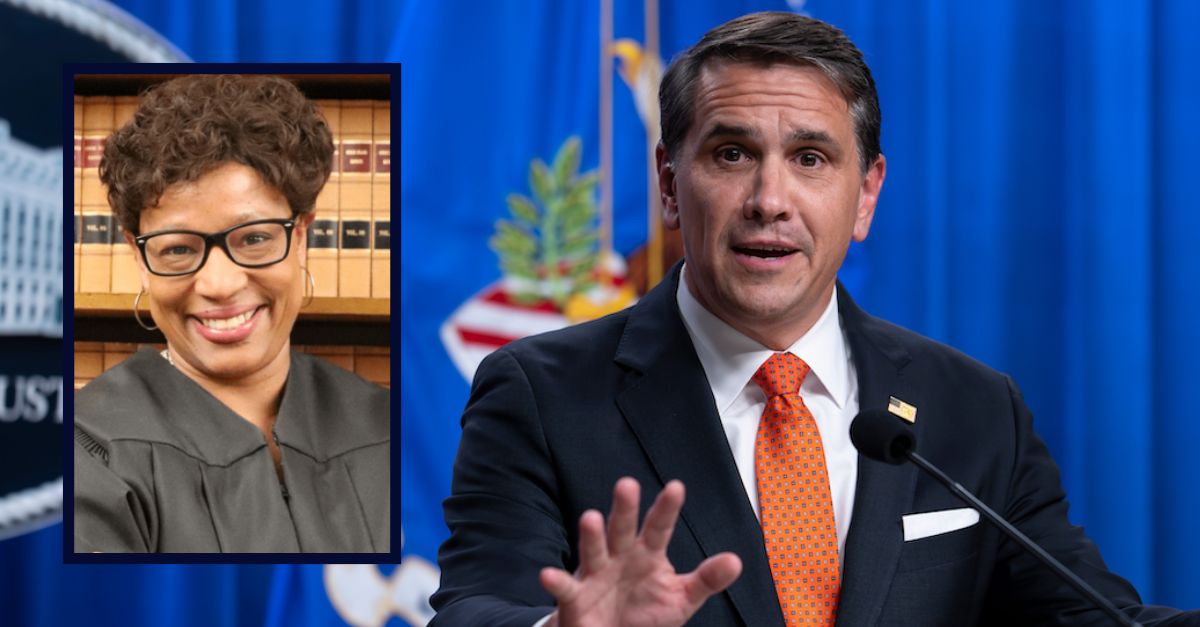 Trump DOJ forced to clean up DHS' mess by saying sorry to judge who was ...