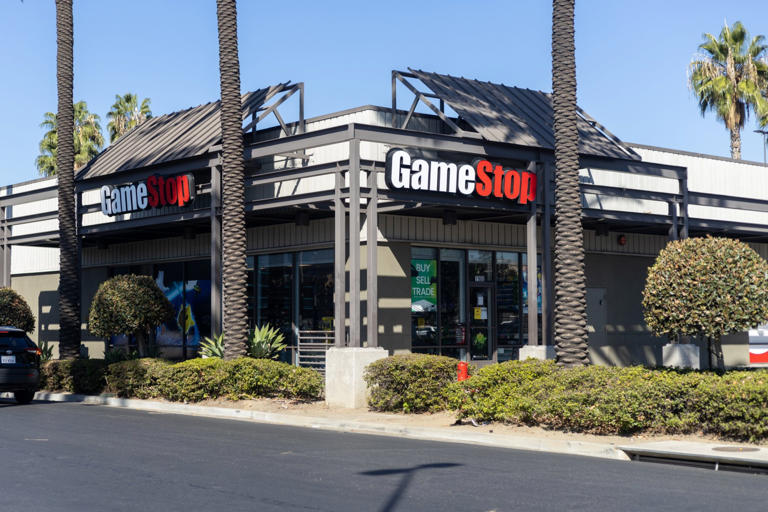 GameStop is trying to buy eBay for £40 billion to rival Amazon