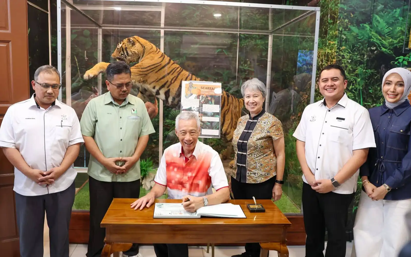 Hsien Loong visits Tiger Conservation Centre in Temerloh