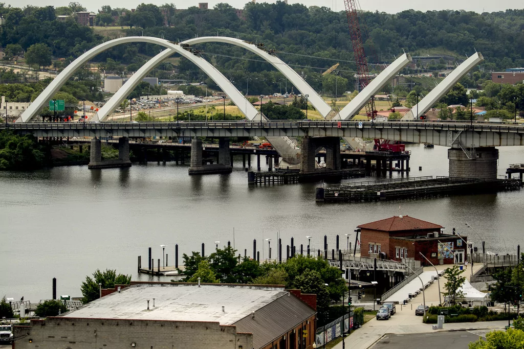 Protester who has been on Frederick Douglass Bridge for four days to ...