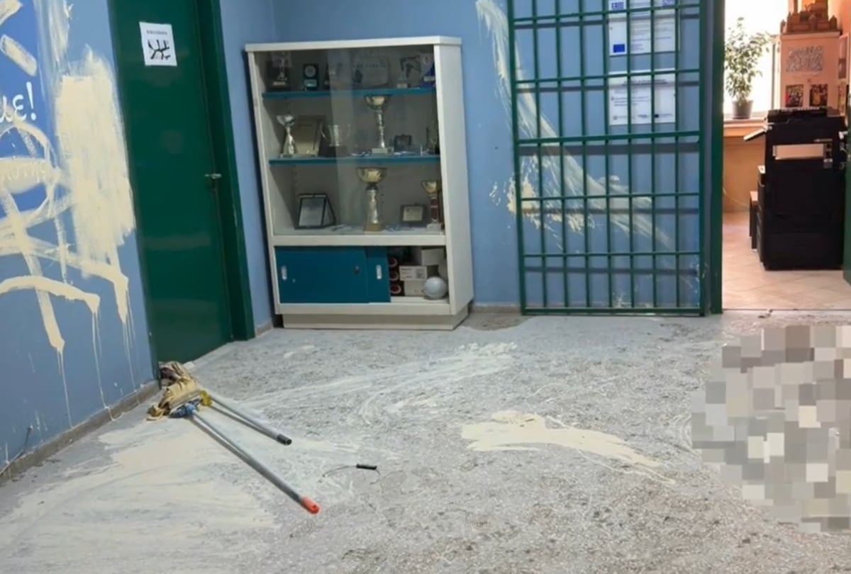 Εκτεταμένοι βανδαλισμοί σε λύκειο στην Αργυρούπολη: Τα διέλυσαν όλα ...