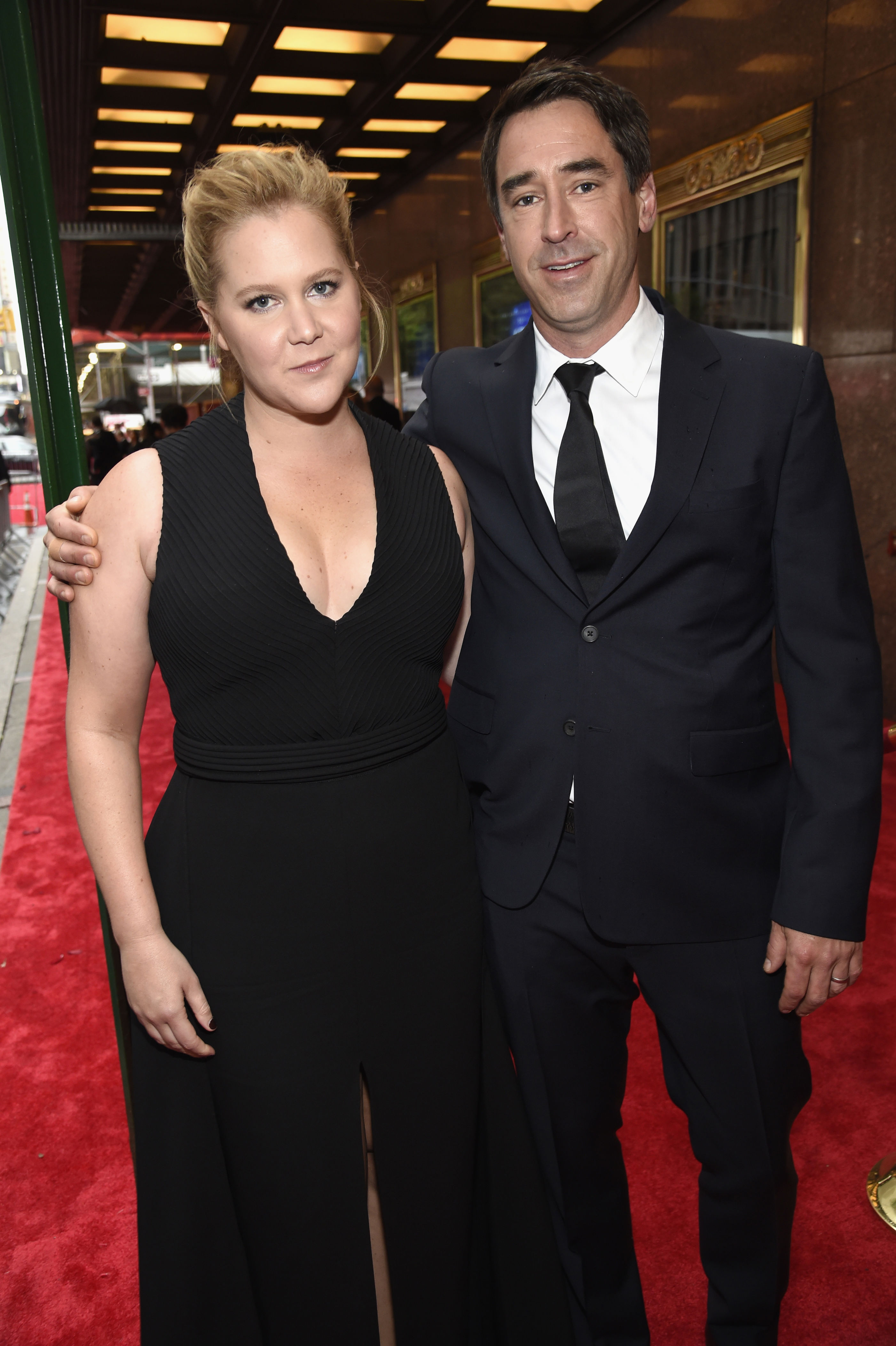 Amy Schumer celebrates 'single mom' milestone after Chris Fischer split