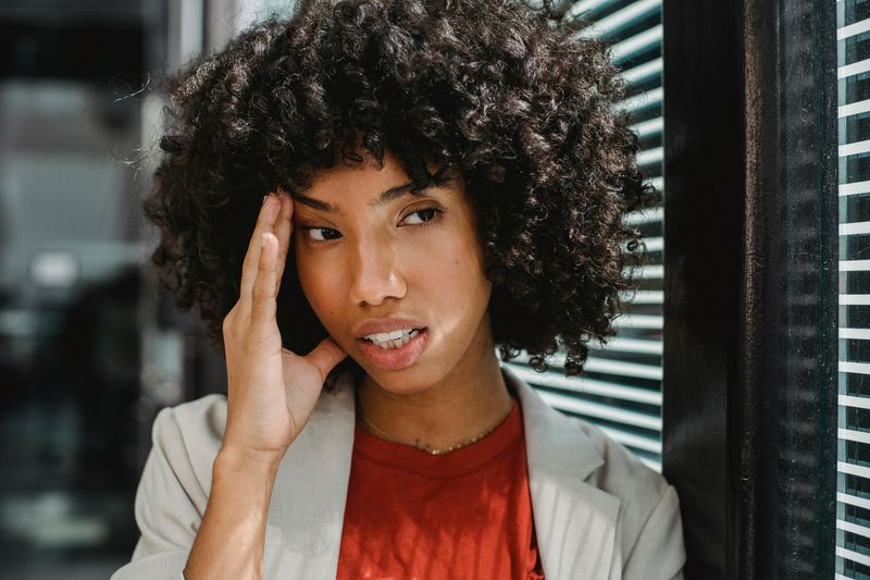 Losing his interest too soon? 10 common behaviors that turn men off early