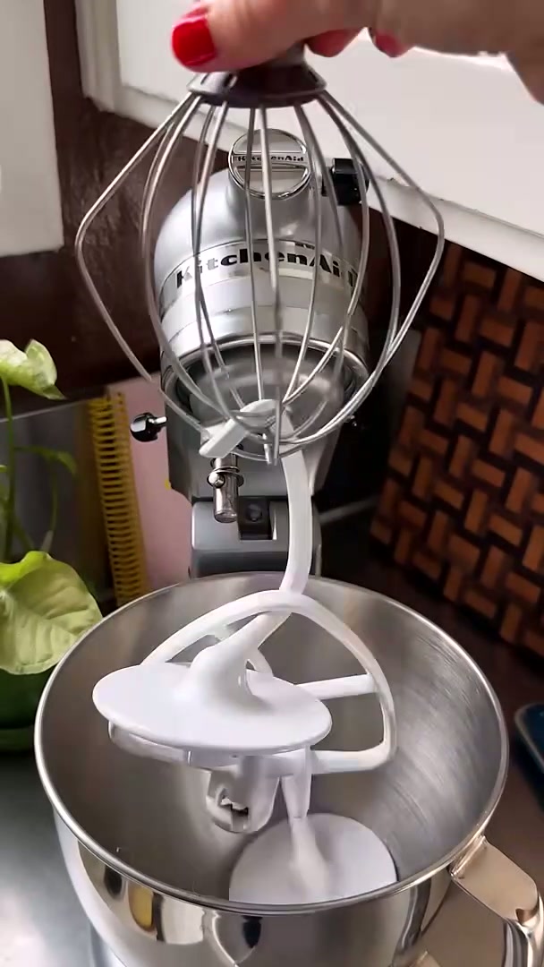 No more messy mixer bowls! This organizer keeps every attachment in place.