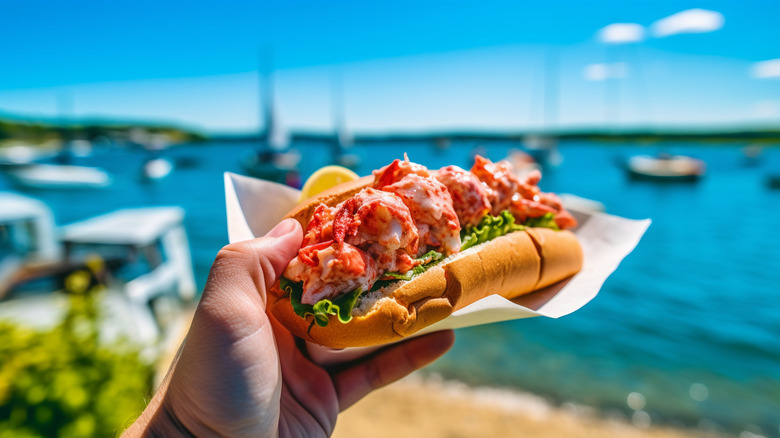 The most mouthwatering places to get a lobster roll in Maine, according ...