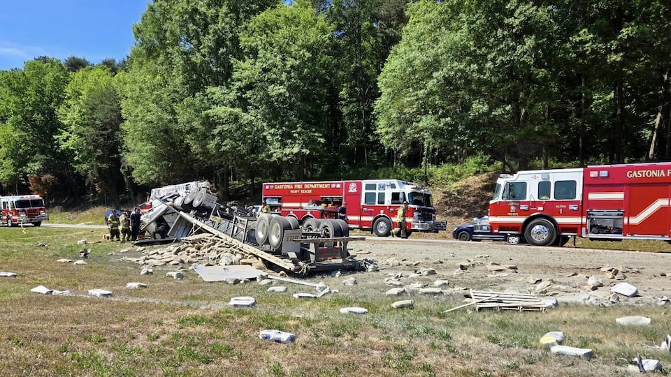I-85 exit ramp shut down due to overturned tractor-trailer in Gastonia
