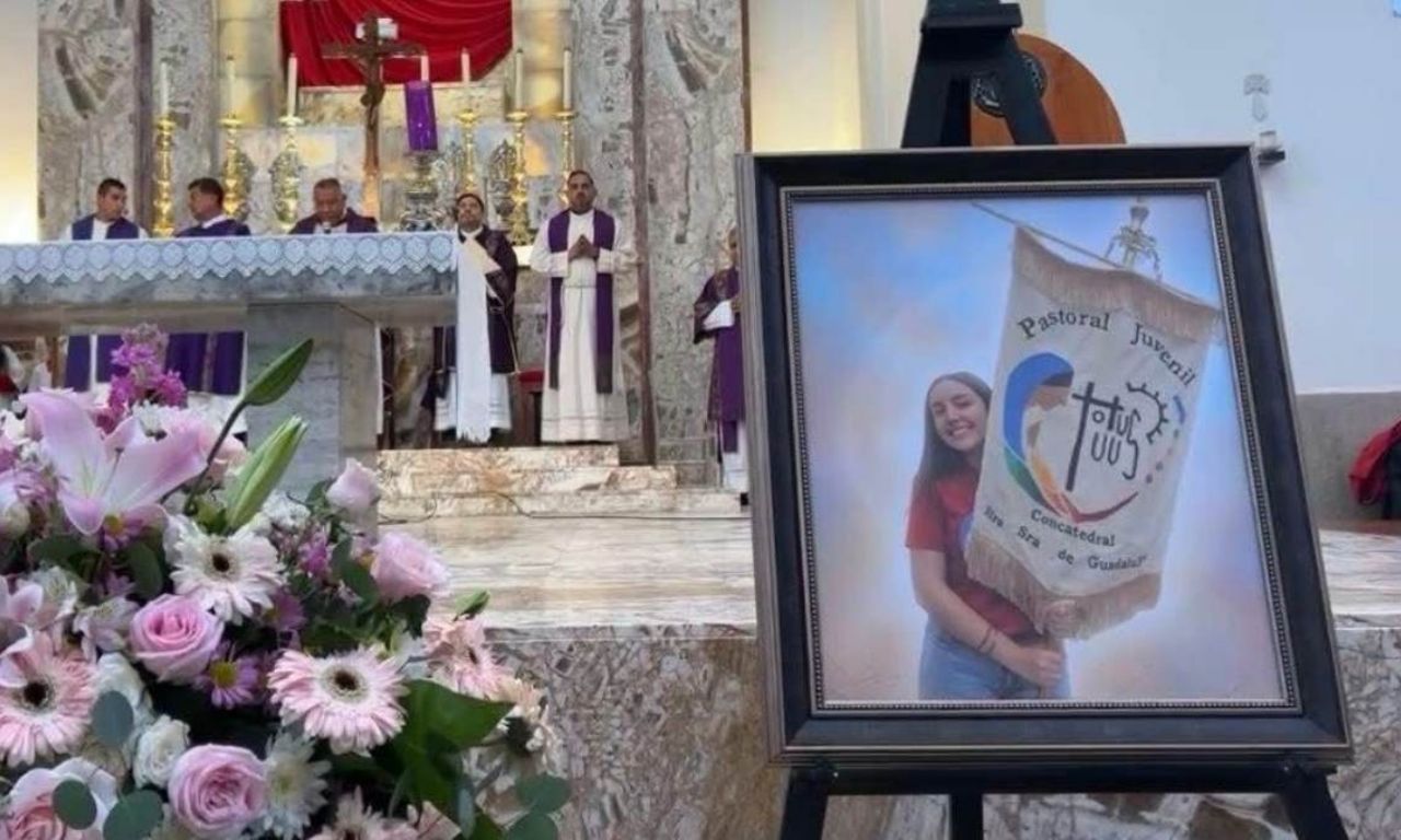 Despiden a Camila, la joven que murió por una bala perdida en Reynosa ...