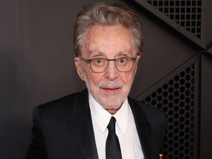 Police called to Frankie Valli's home amid ongoing dispute with son