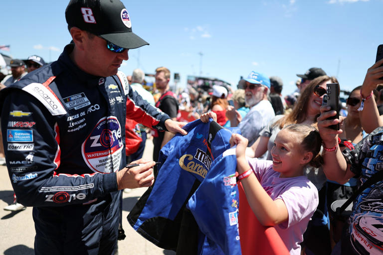 Inside the garage: Kyle Larson has no 'FOMO' over missing Indy 500... yet