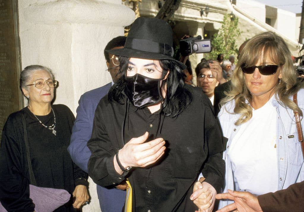 Debbie Rowe's private life away from the spotlight since Michael ...