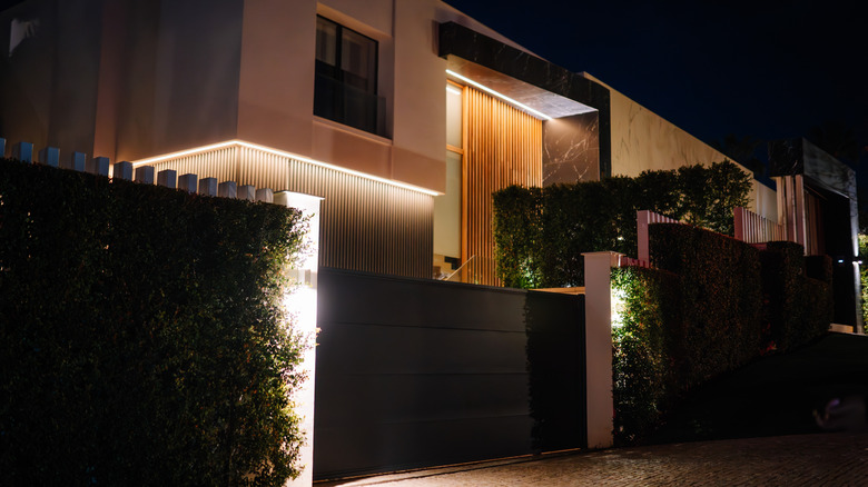 Avoid these outdoor lighting mistakes that everyone makes