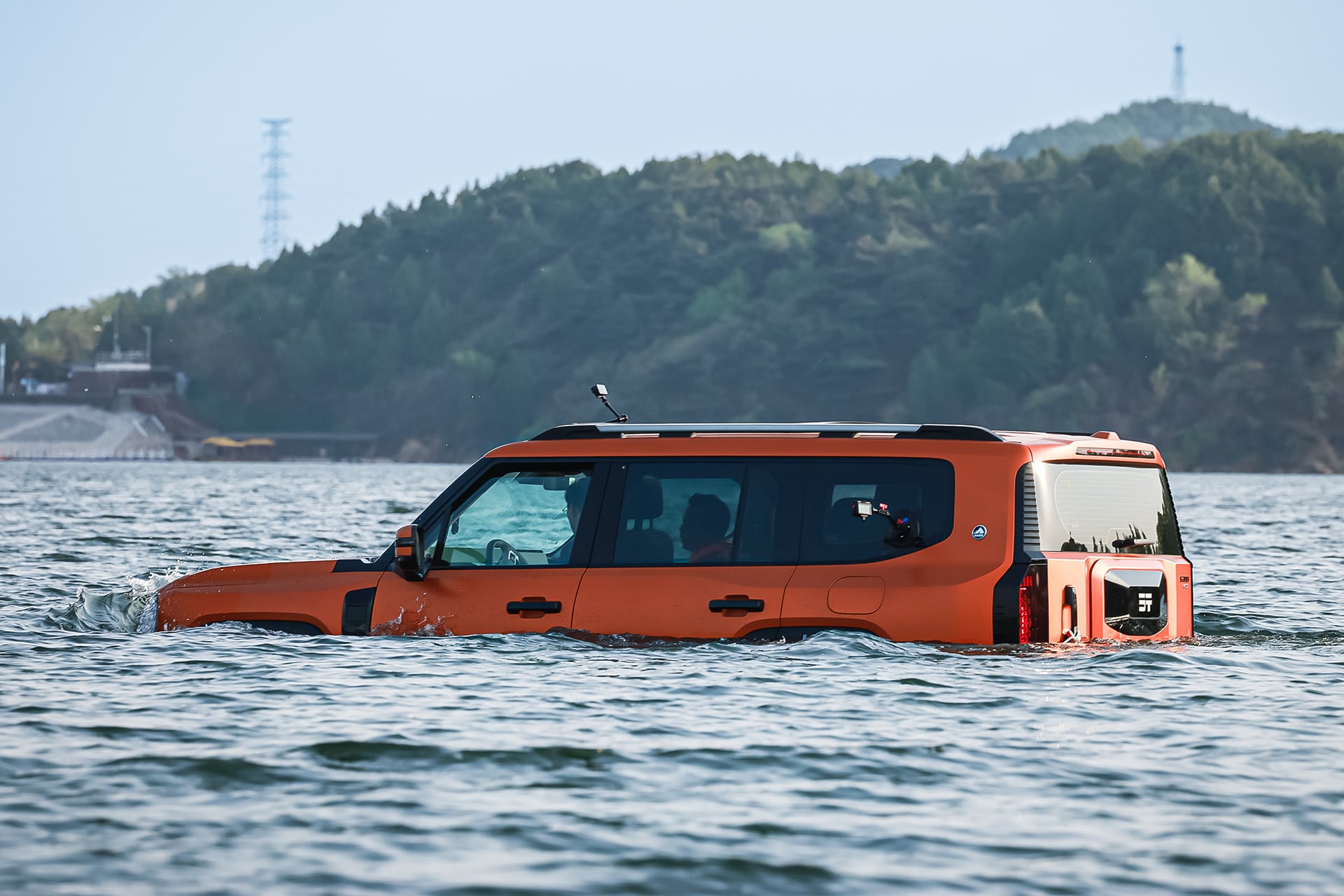 El Jetour G700 es un coche anfibio de lujo que llega a Brasil con un ...