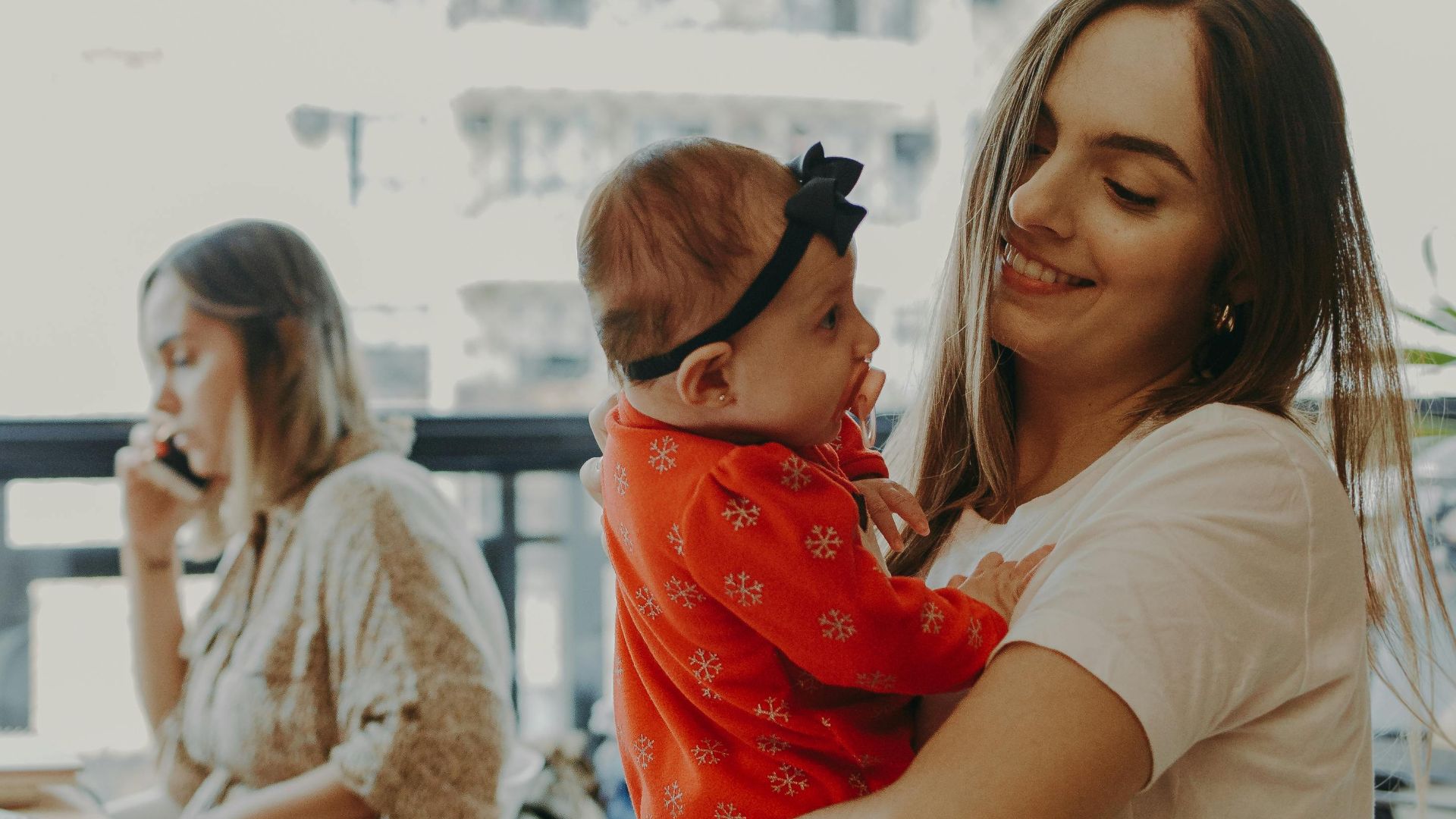20 baffling things moms can do that other people can't
