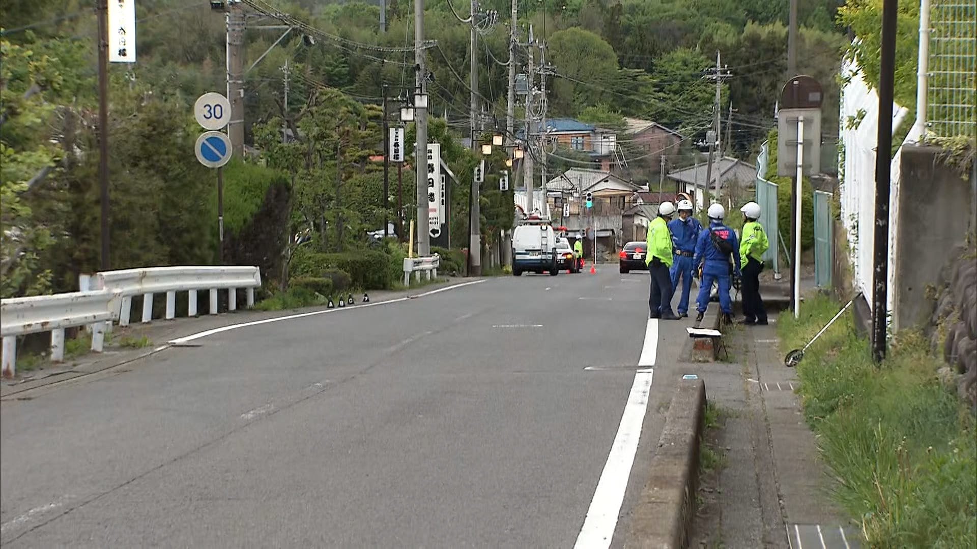交通取り締まり中の警察官がひき逃げされ重傷…車は停止せず現場から逃走 殺人未遂などの疑いで運転手の行方追う 群馬・渋川市
