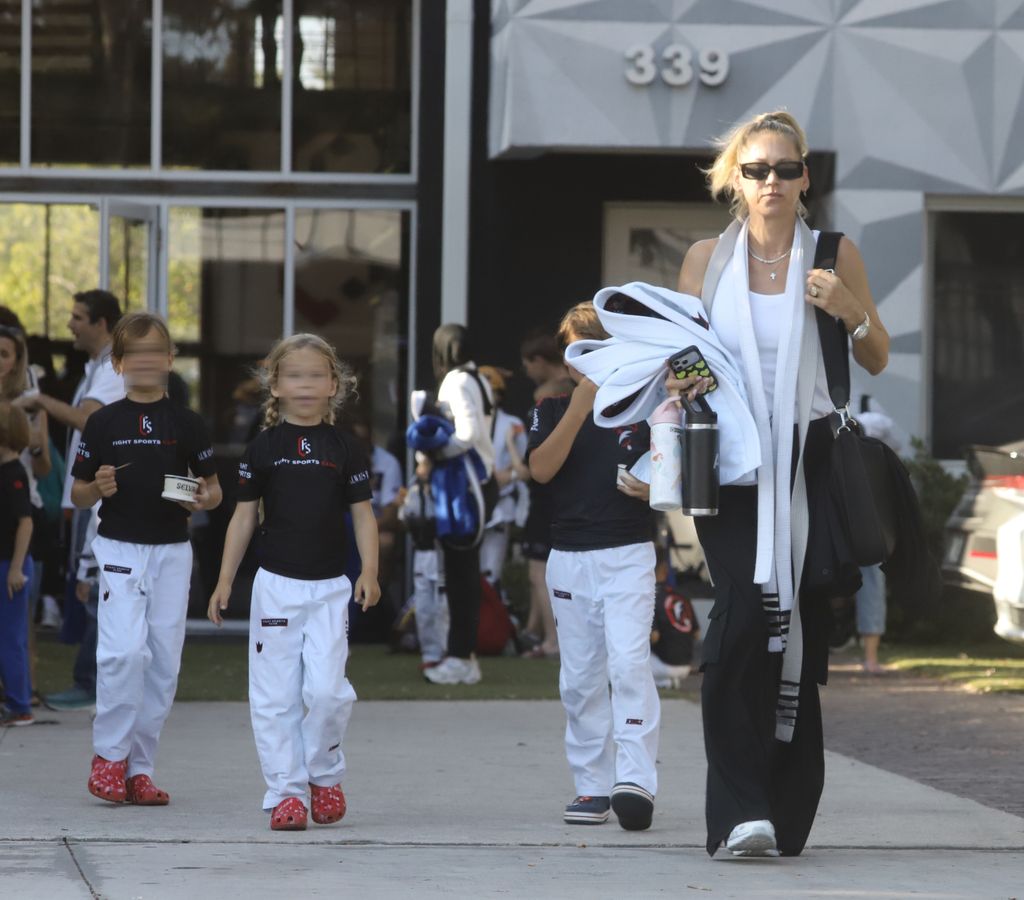 La adorable rutina familiar de Anna Kournikova junto a sus hijos ...