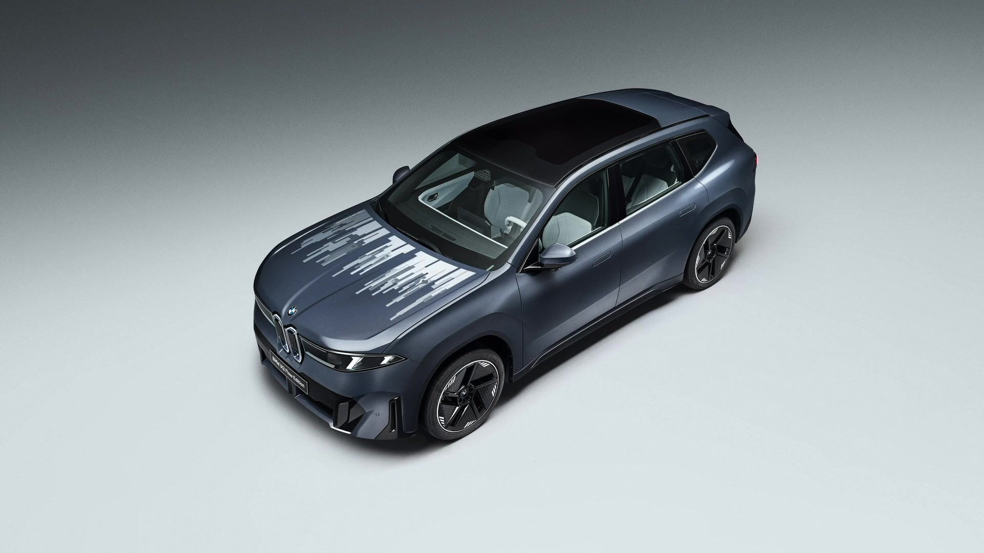 BMW iX3 Flow Edition design animation frontview and sideview