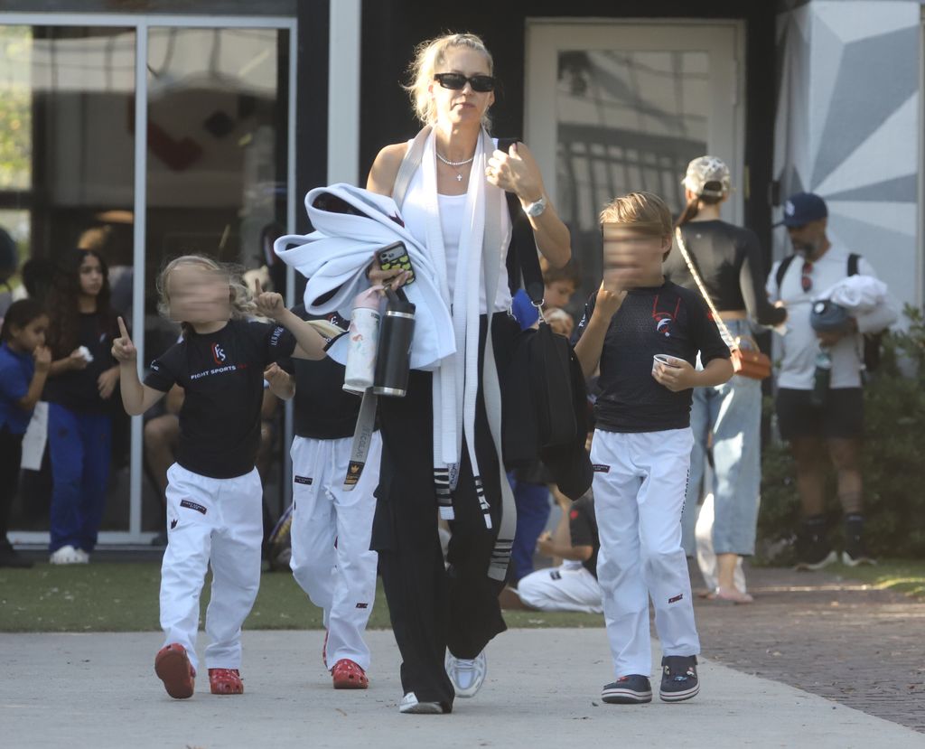 La adorable rutina familiar de Anna Kournikova junto a sus hijos ...