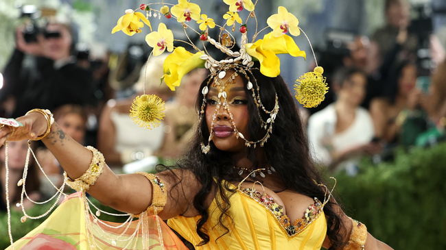 Sza Glows In Radiant Yellow Flower Themed Gown At Met Gala Im The Art