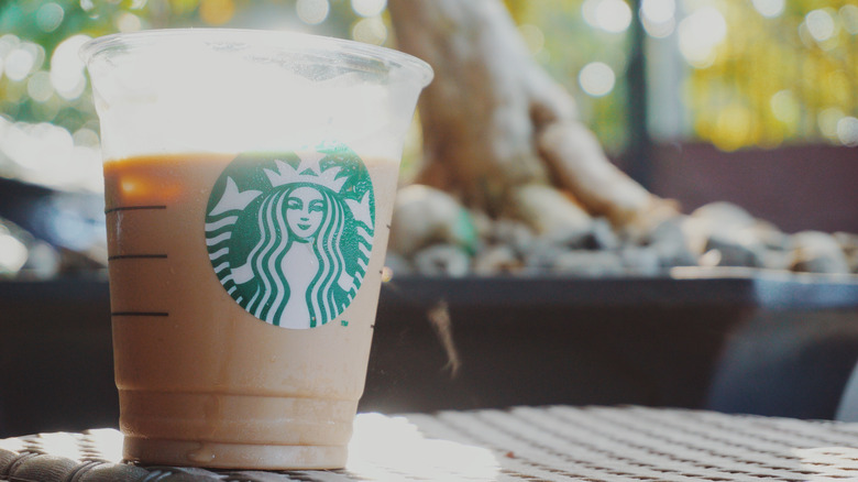 7 healthy Starbucks menu items to order and 7 to avoid