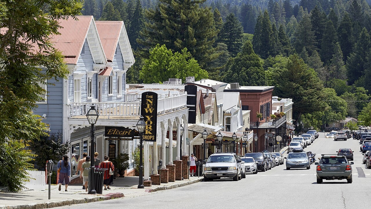 60 miles from Sacramento, this Sierra Nevada town is still living in ...