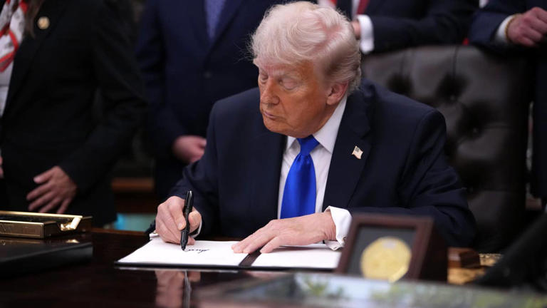 Trump claims his Trump IRA benefit will make people rich — but experts ...