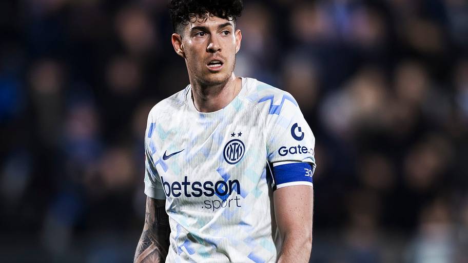 Transfer rumors: Man Utd make Valverde offer; Barcelona receive $235 ...