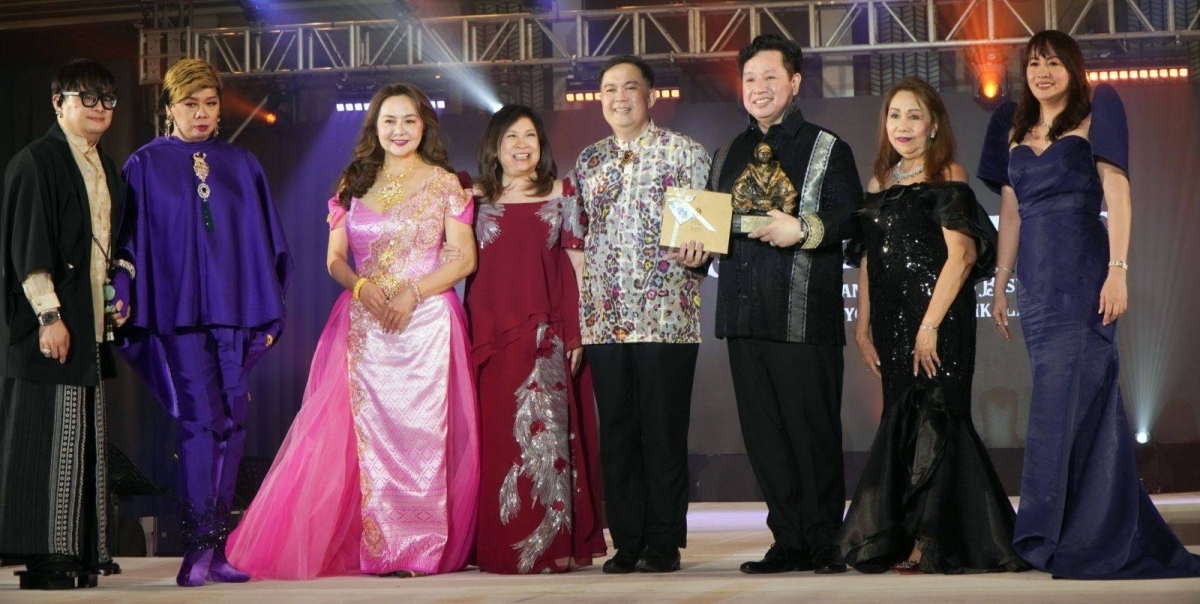 Hiyas Fashion Charity Gala captivates full house with ASEAN elegance ...
