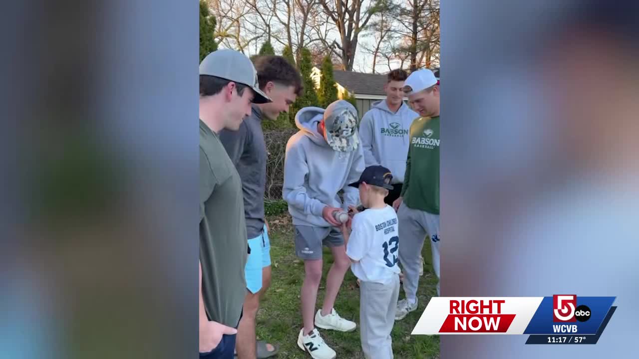 Young fan gets big surprise from Babson baseball team