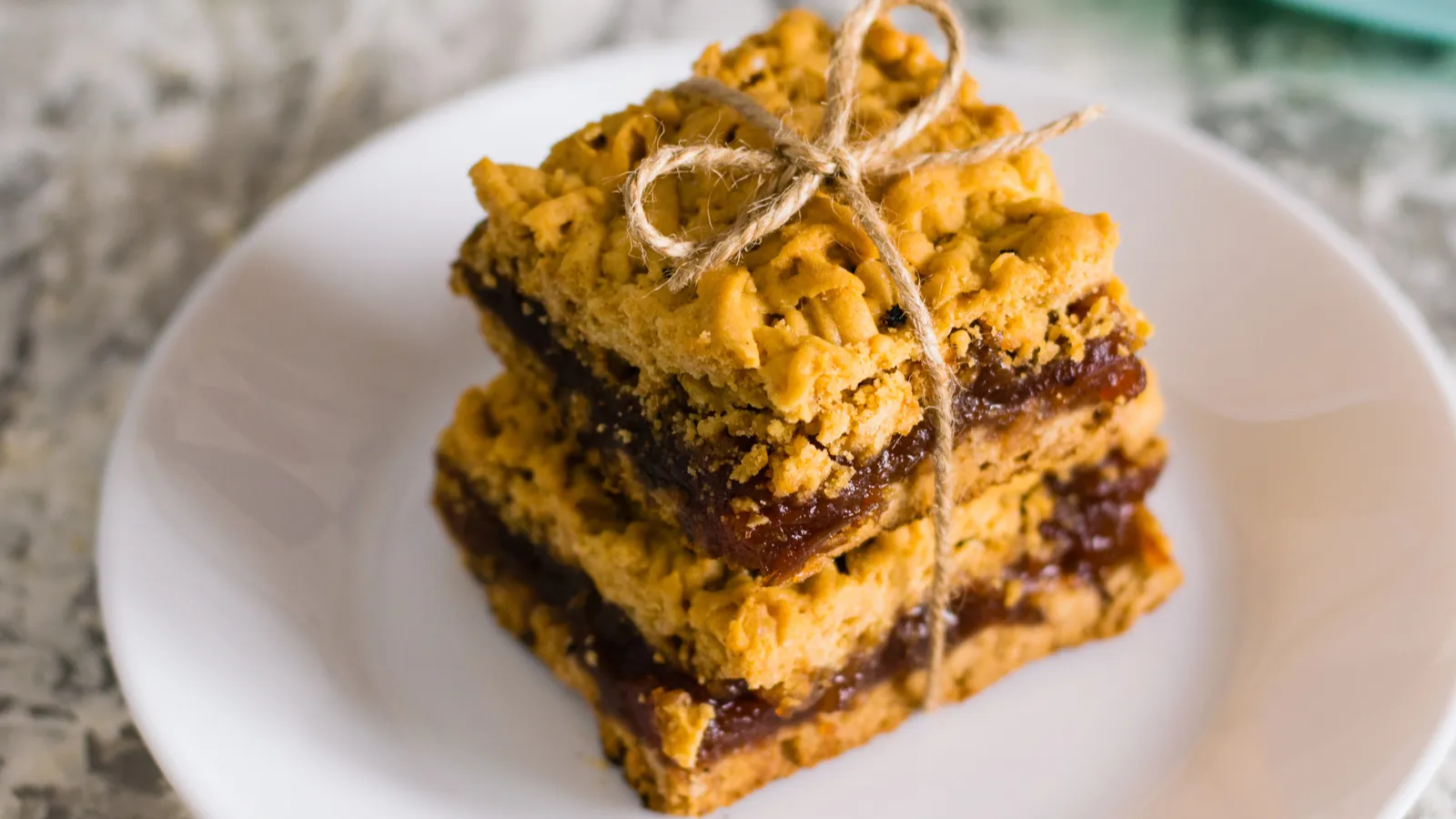10 clever desserts you can make using boxed cake mix as your secret ...
