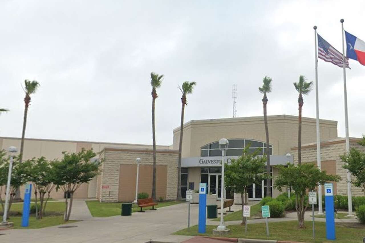 Galveston County jail inmate dies after ingesting cocaine, officials ...