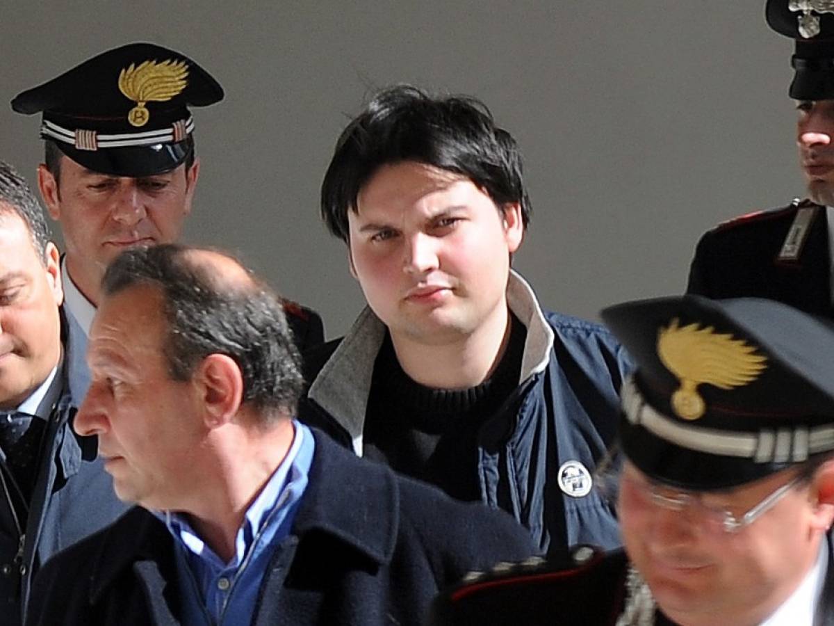 Marco Poggi ostile. Quelle accuse ai carabinieri: "Mi state influenzando"